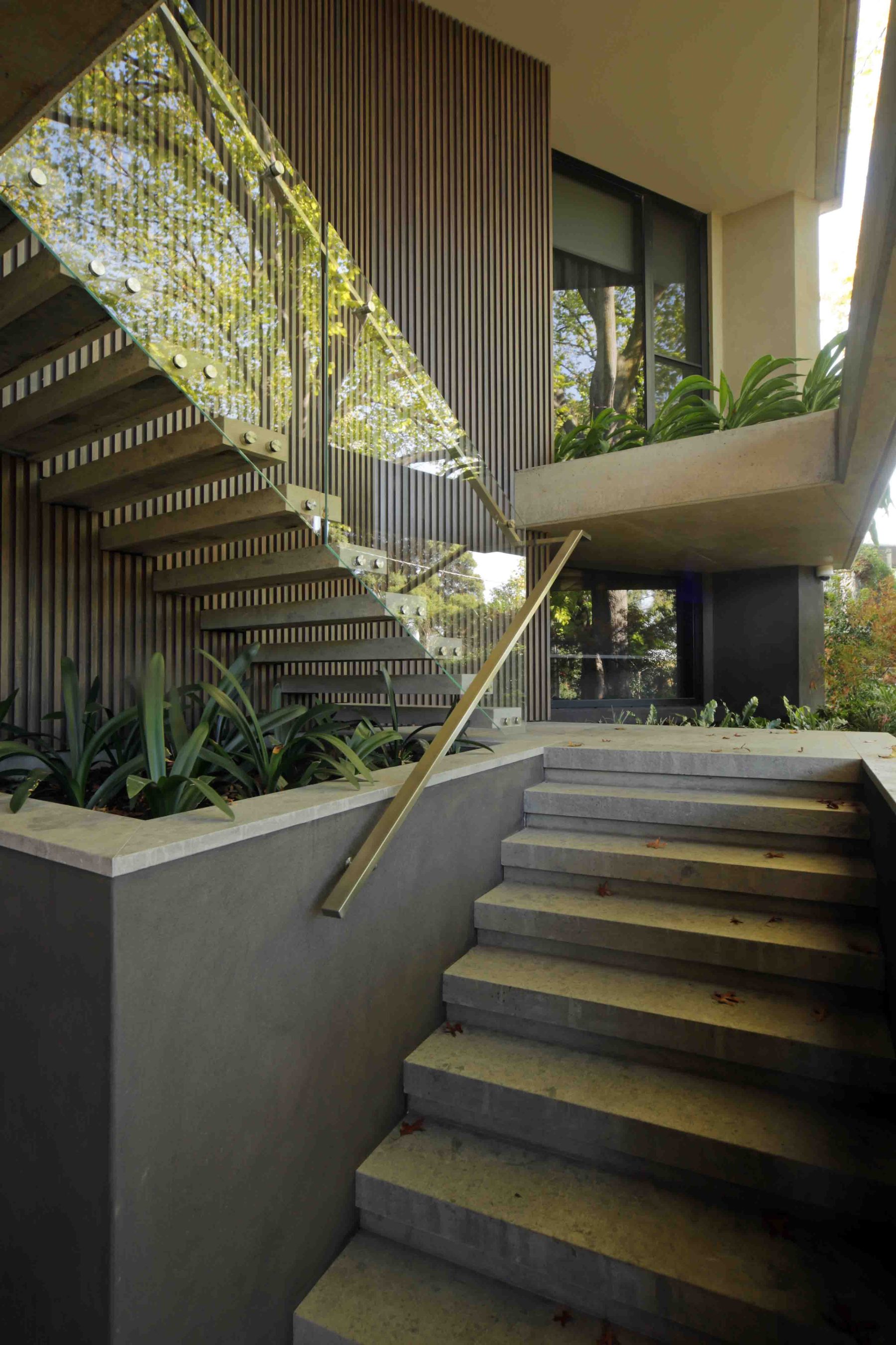 Ivanhoe House » Case Studies » Viridian Glass
